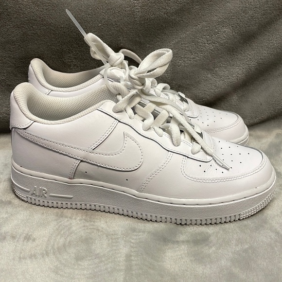 Nike | Shoes | Nike Air Force Sneakers Size 65y | Poshmark